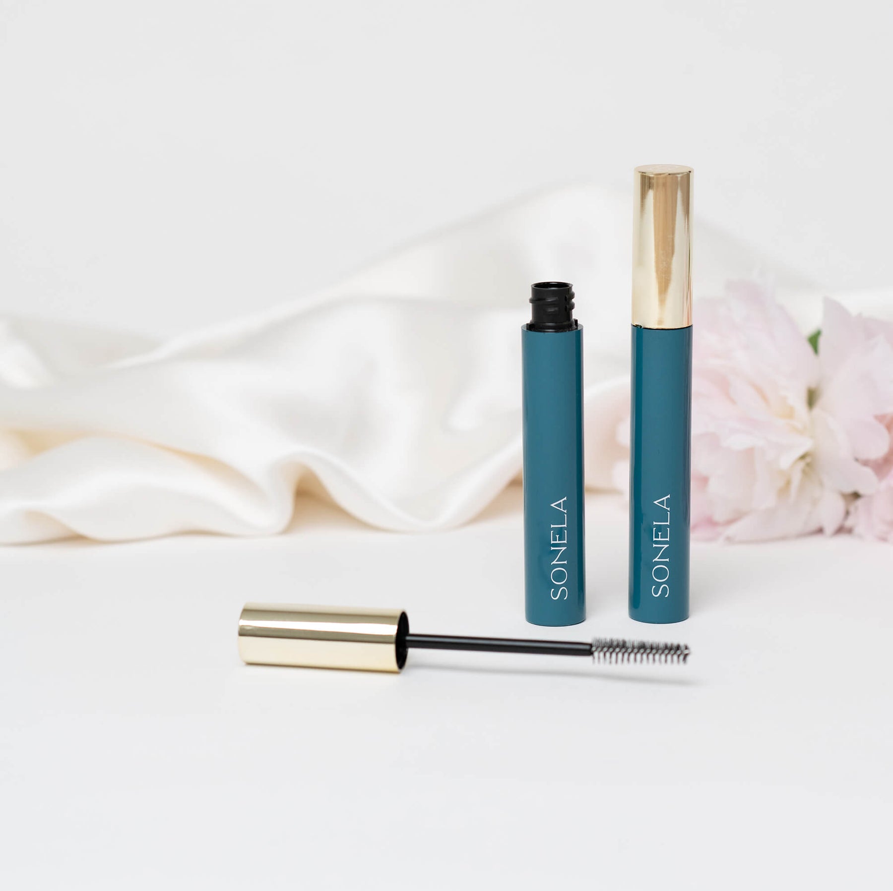 Lengthening and Volumizing Clean Mascara | Sonela